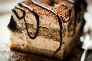 Dessert cremoso alla panna e crema pasticcera; Amadeus - RicettaSprint.it