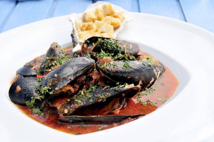 Cozze alla tarantina, un tipico piatto pugliese dal sapore di mare