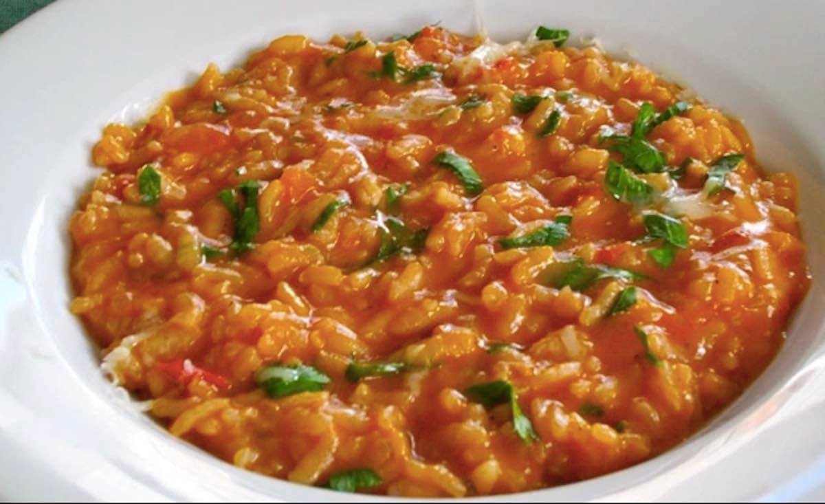 Risotto pomodoro e mozzarella, una vera e propria bontà filante