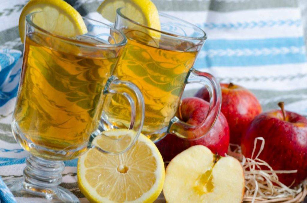 Bevanda detox mela zenzero e limone, l'ideale per depurare l'intestino