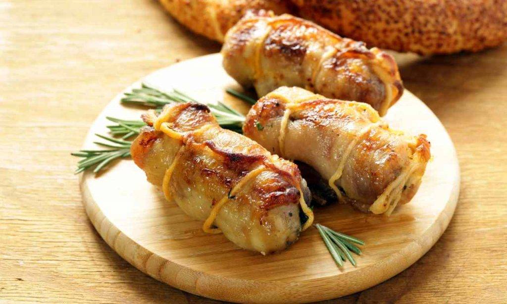 Petto di pollo farcito al forno | Una soluzione per una cena sprint