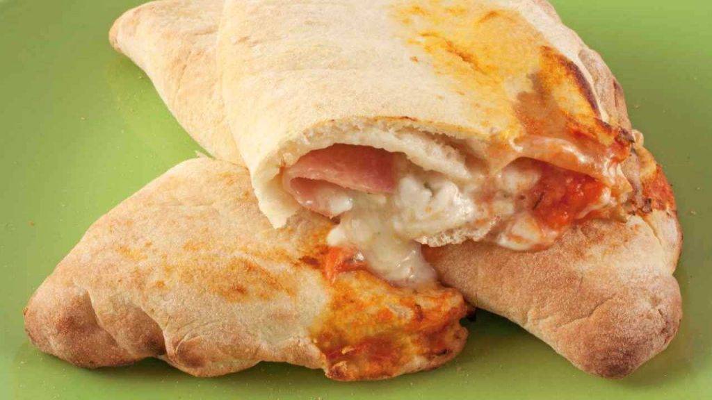Calzoni al prosciutto cotti in padella facili e veloci da preparare