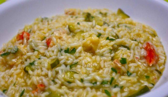 Risotto con verdure al microonde | Veloce e gustoso