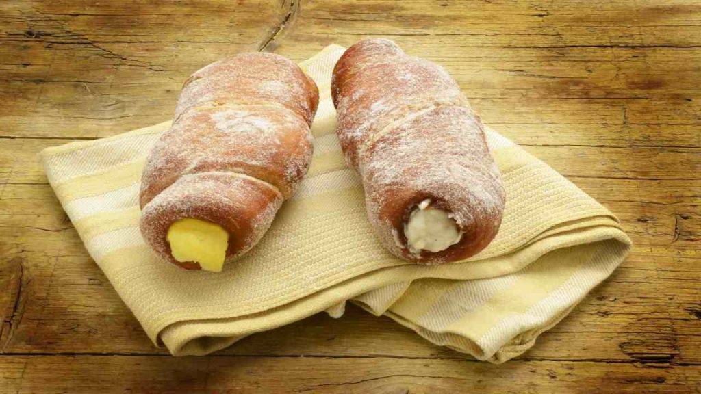Cartoccio siciliano al forno | un dessert gustoso nessuno sa rinunciare