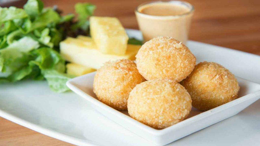 Meringhe salate al formaggio | soffici e semplici da preparare