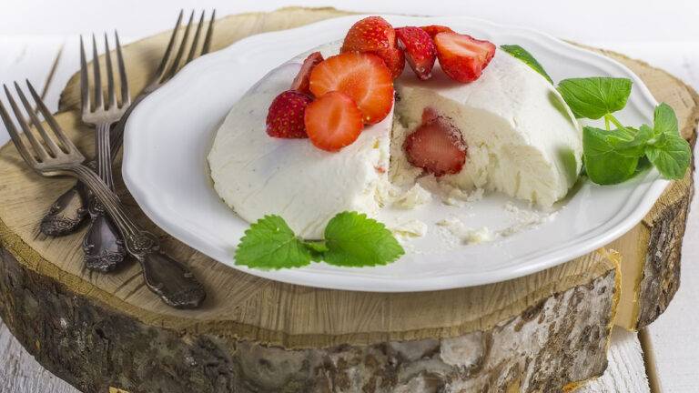 Semifreddo alla ricotta, dessert freschissimo e nutriente