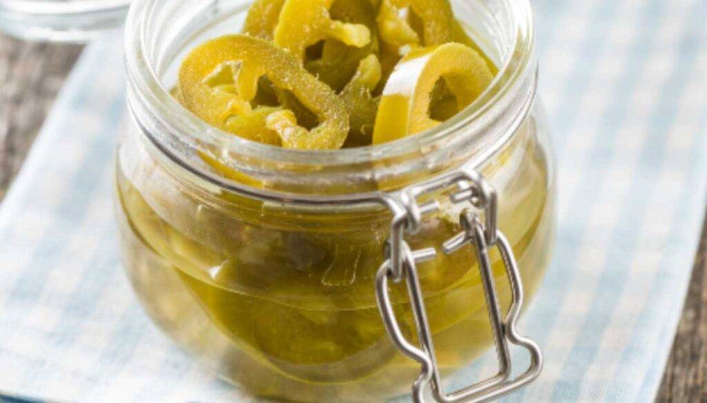 Peperoni verdi alla pugliese | Ricetta tipica nostrana saporita e gustosa