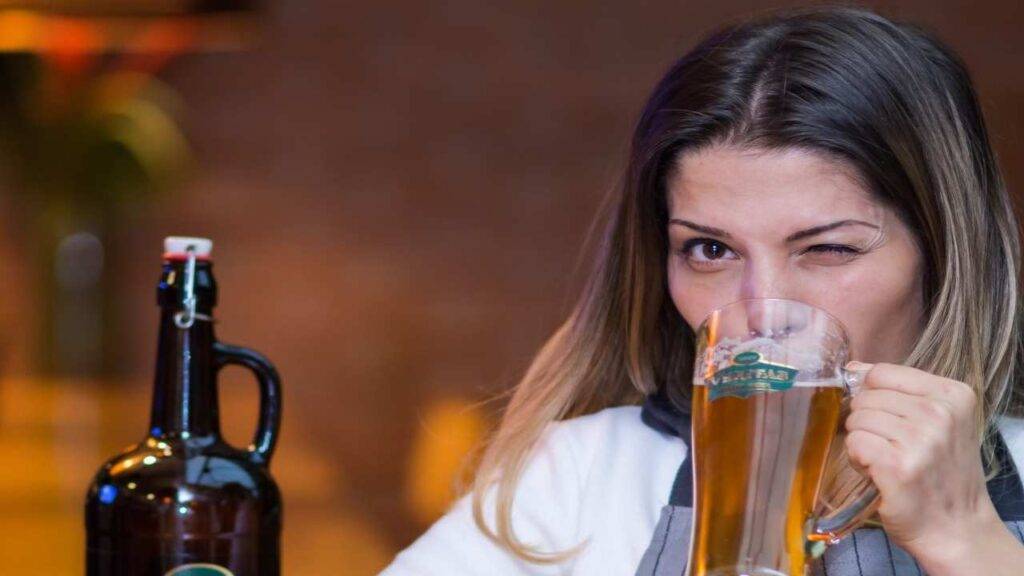 Cosa succede se bevi birra tutte le sere? Il nostro corpo diventa così