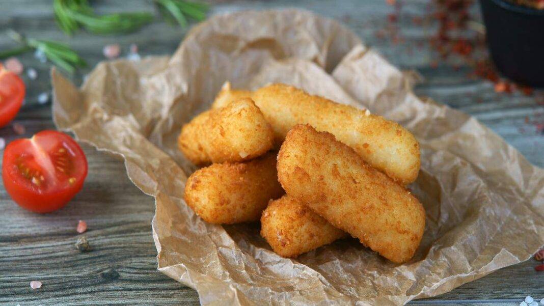 Crocchette di patate e riso | Un finger food croccante e irresistibile
