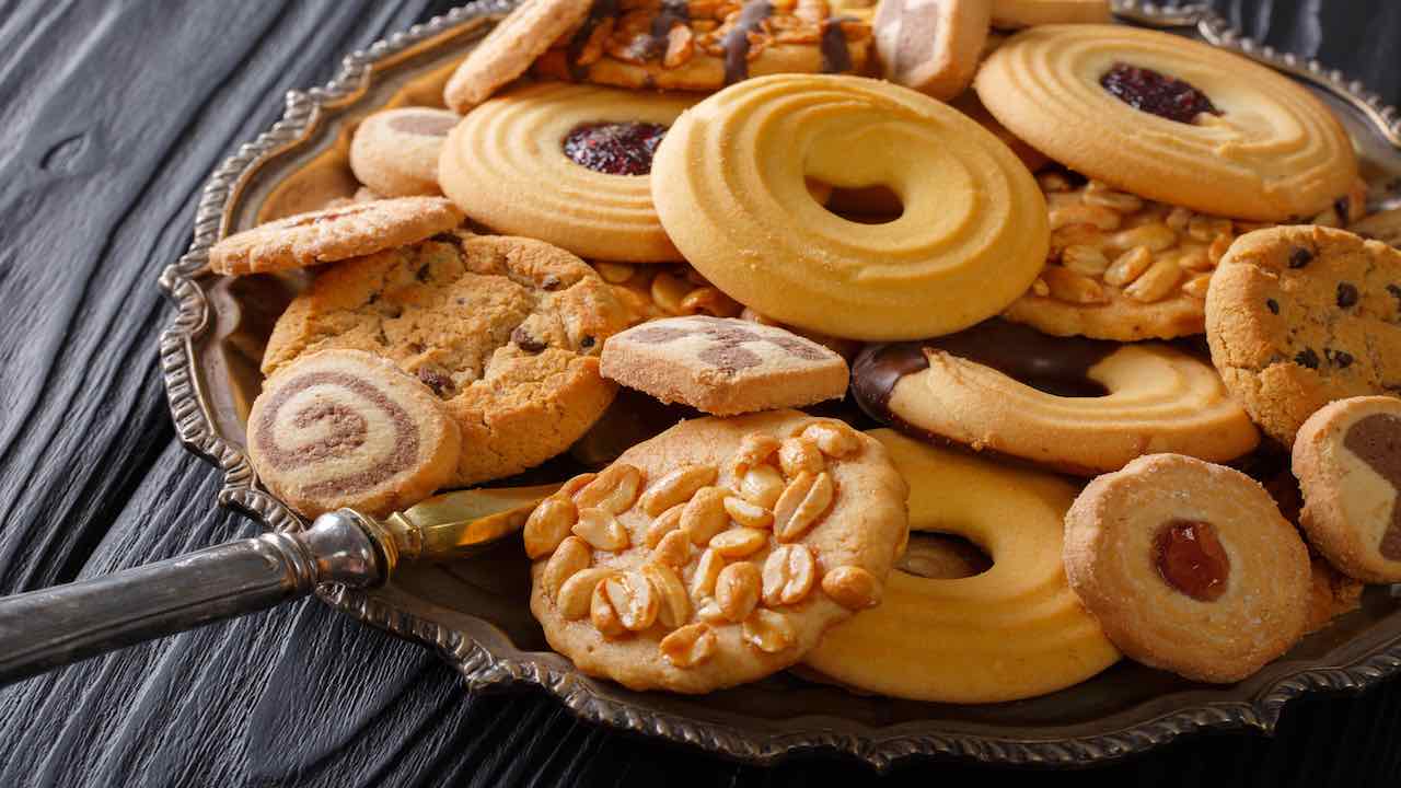 Come fare tanti biscotti con una sola ricetta facile e veloce