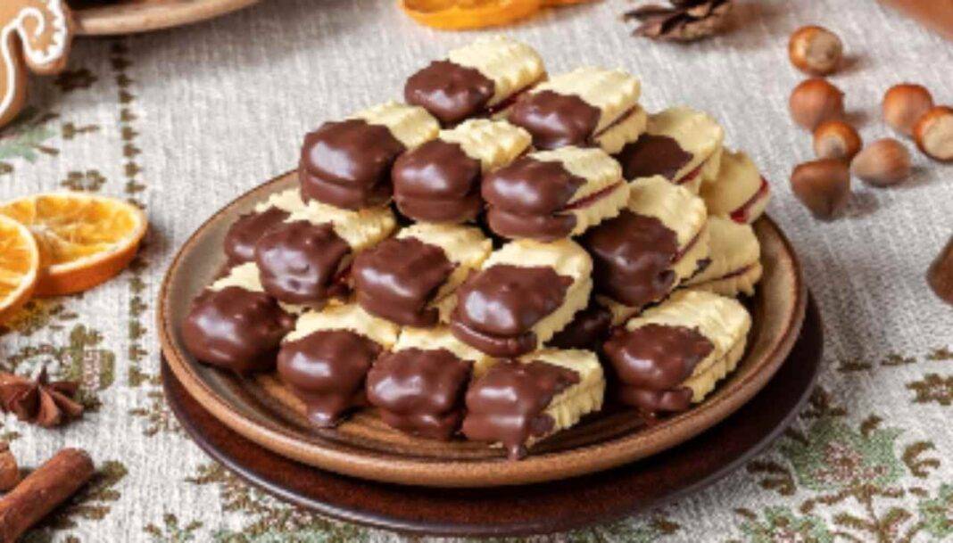 Frollini bicolore con nutella | Veloci e gustosi per una merendina energica