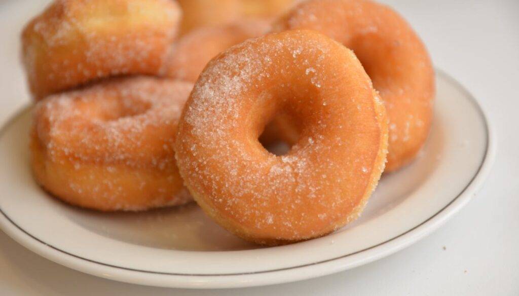 Graffe napoletane | Ricetta di Gino Sorbillo veloce e gustosa