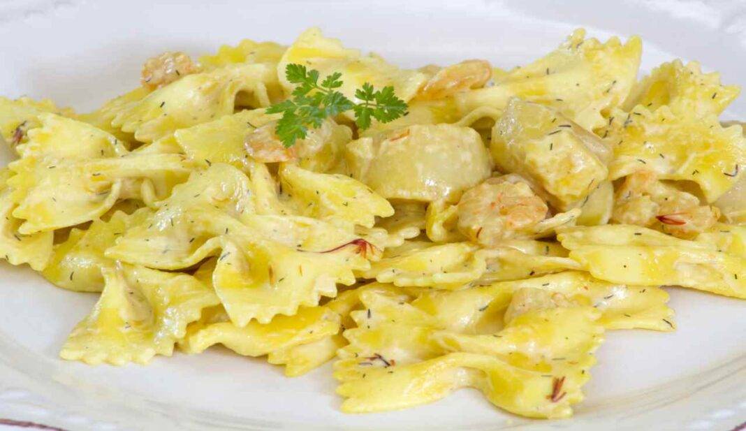 Pasta con ricciola gamberetti e zafferano | buonissima e veloce