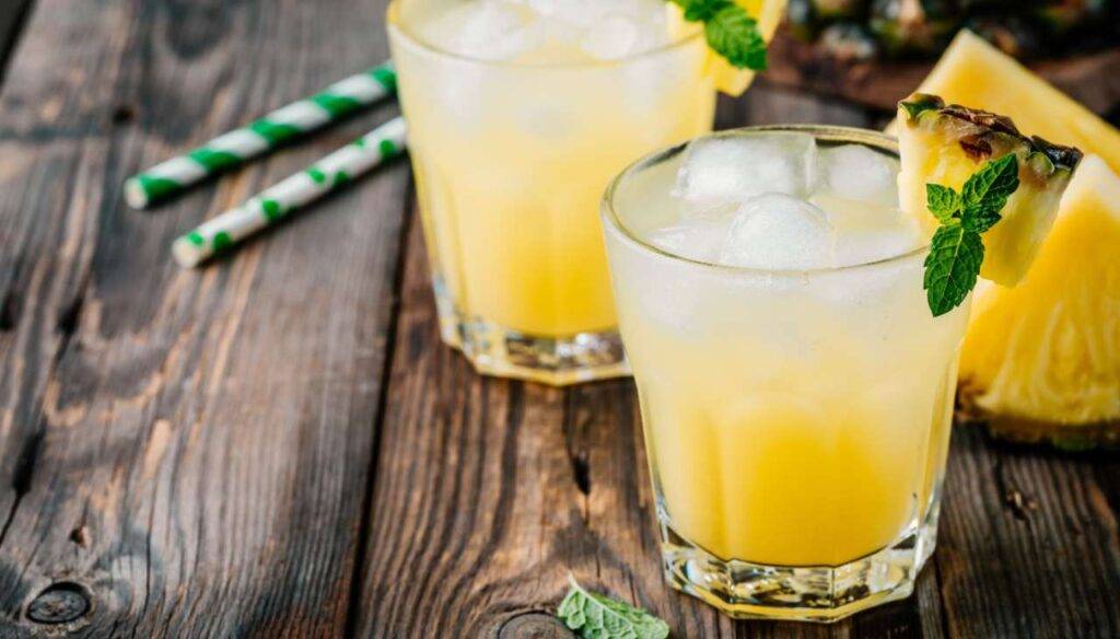 Aperitivo analcolico all’ananas | Cocktail fresco ideale per grandi e ...