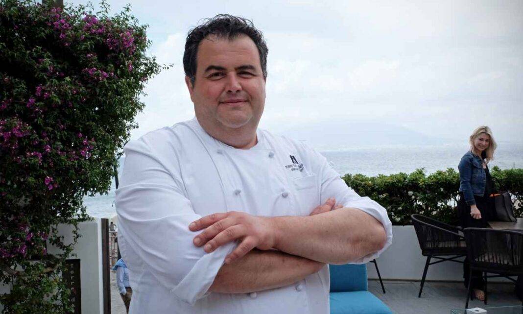 Gennaro Esposito torna a "muoversi" | Lo chef di nuovo in carreggiata