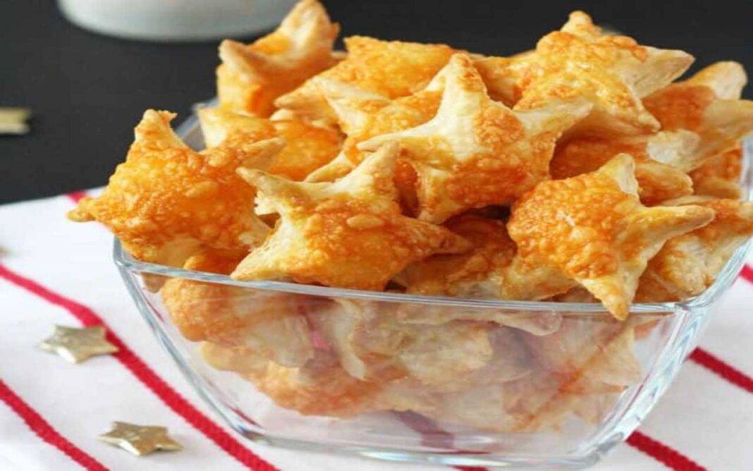 Stelle di pasta briseè ripiene | L’antipasto che potrete cucinare per i ...