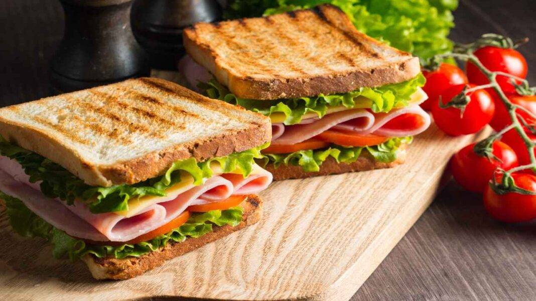 Toast con pochi ingredienti | Perfetto per la pausa pranzo