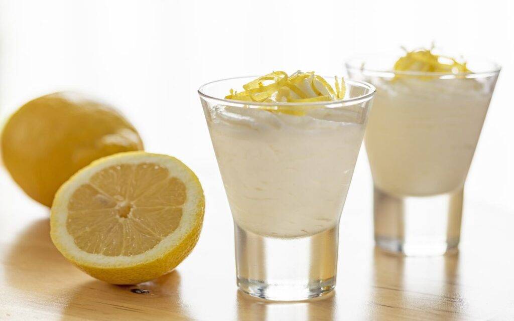 Mousse di limone senza panna | Soffice e leggera come una nuvola