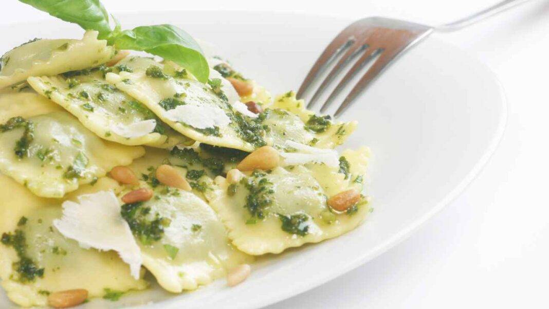 Ravioli al doppio pesto ricetta preparazione ingredienti