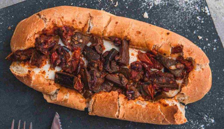 Pane condito con melanzane alla siciliana | Alternativa ricca per cena