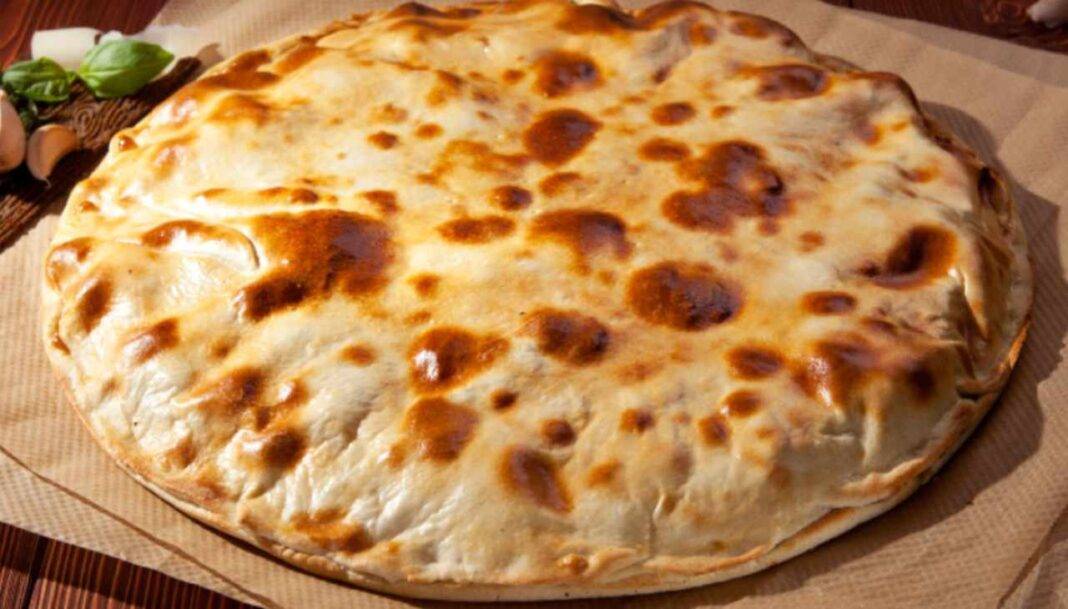 Calzone di cipolla ricetta tipica pugliese | Finger food nostrano ...