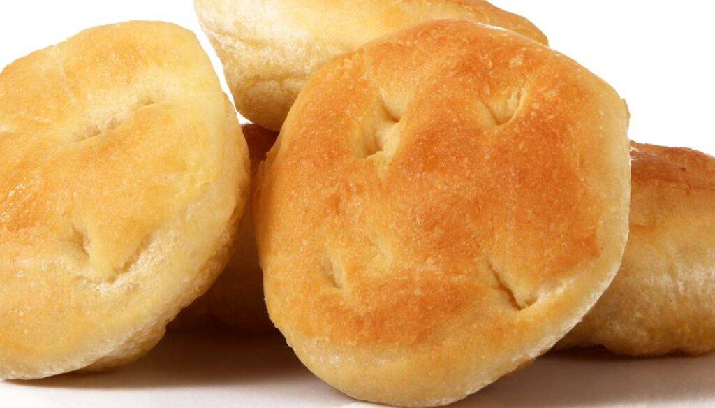 Focaccine in padella ripiene | Finger food ricchi di sapore e gustosi