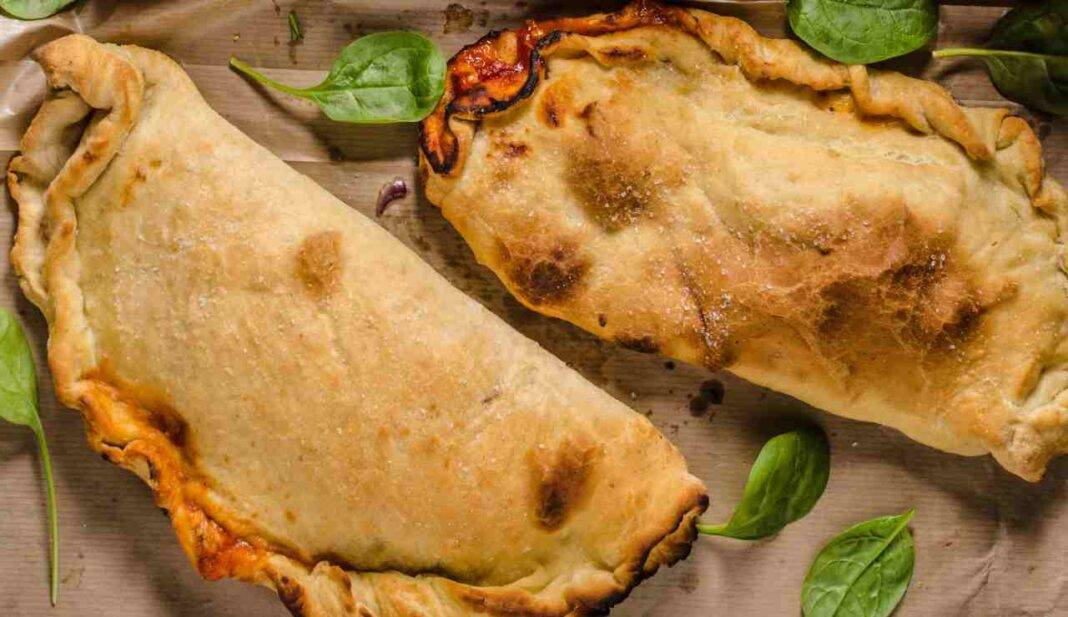 Calzone ripieno al forno con provola alla pizzaiola | favoloso