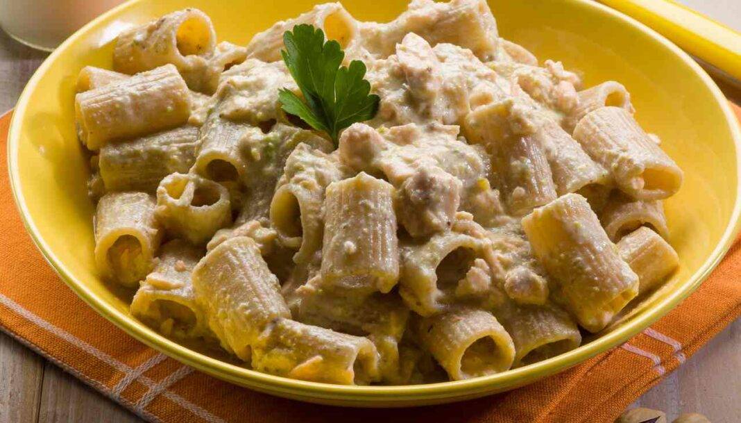 Pasta al pesce e frutta | L'ingrediente segreto per farla cremosa ...