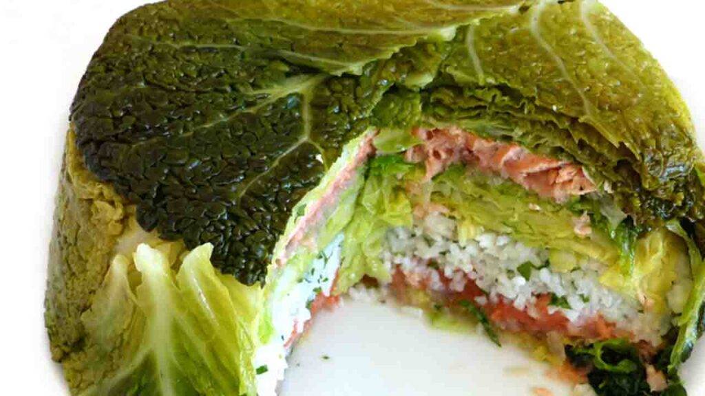 Verza ripiena di spinaci e speck, un finger food da Re. Se aggiungiamo ...