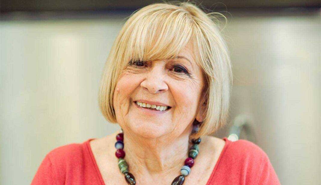 Dono speciale per Anna Moroni: la cuoca non trattiene l'emozione ...