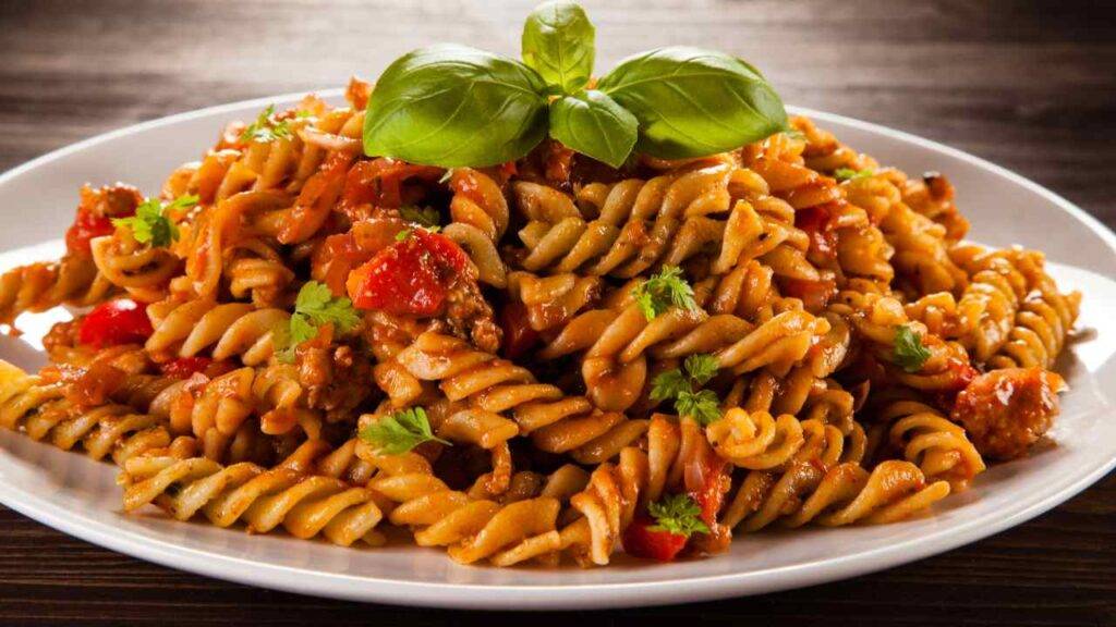 Pasta con i peperoni: piatto sublime dal sapore avvolgente, pronto in ...