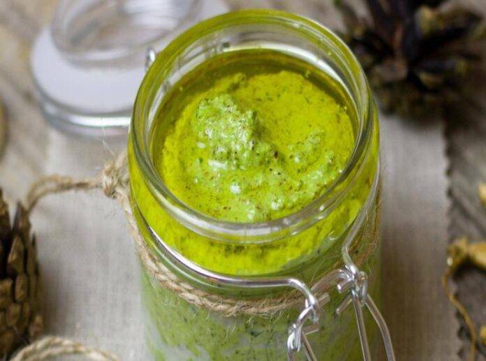 Linguine al pesto e pinoli: ricetta estiva e delicata perfetta in ...