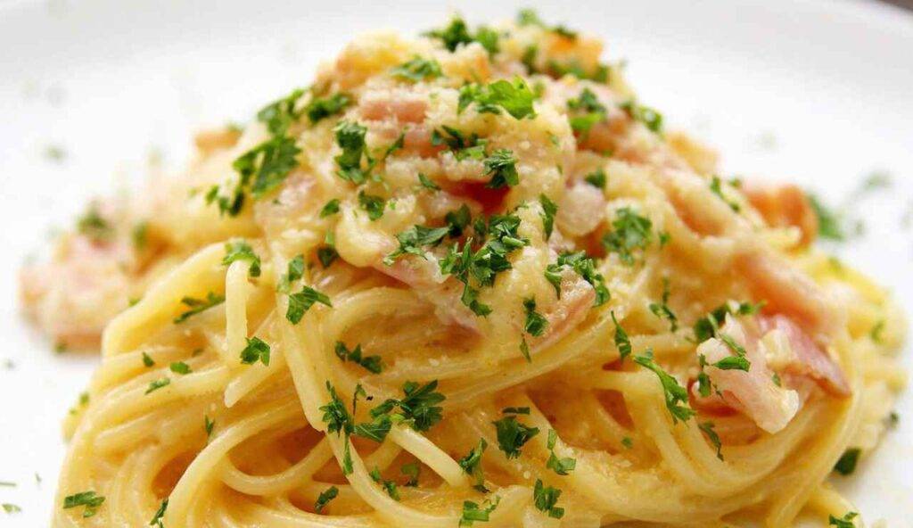 Spaghetti romano e pancetta, il piatto buonissimo dell'ultimo minuto ...