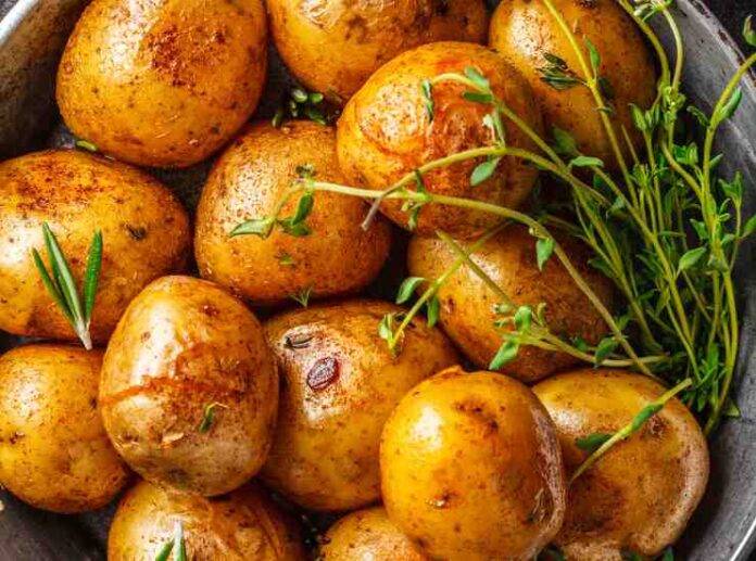 Patate lesse pronte in 7 minuti, volete sapere il trucchetto ...