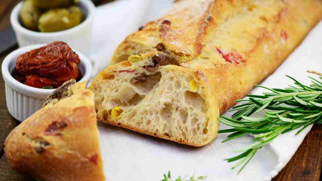 Pane ripieno con olive e pomodori secchi: un'alternativa sfiziosa al ...