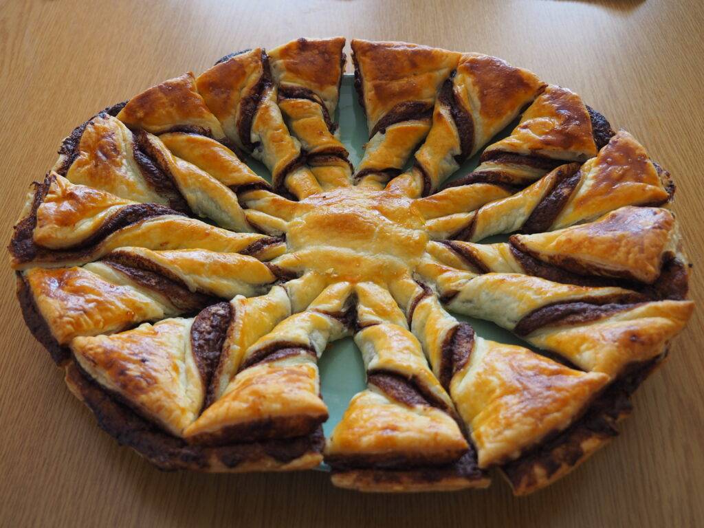 La stella di pasta sfoglia e cioccolato, la colazione del Natale ...