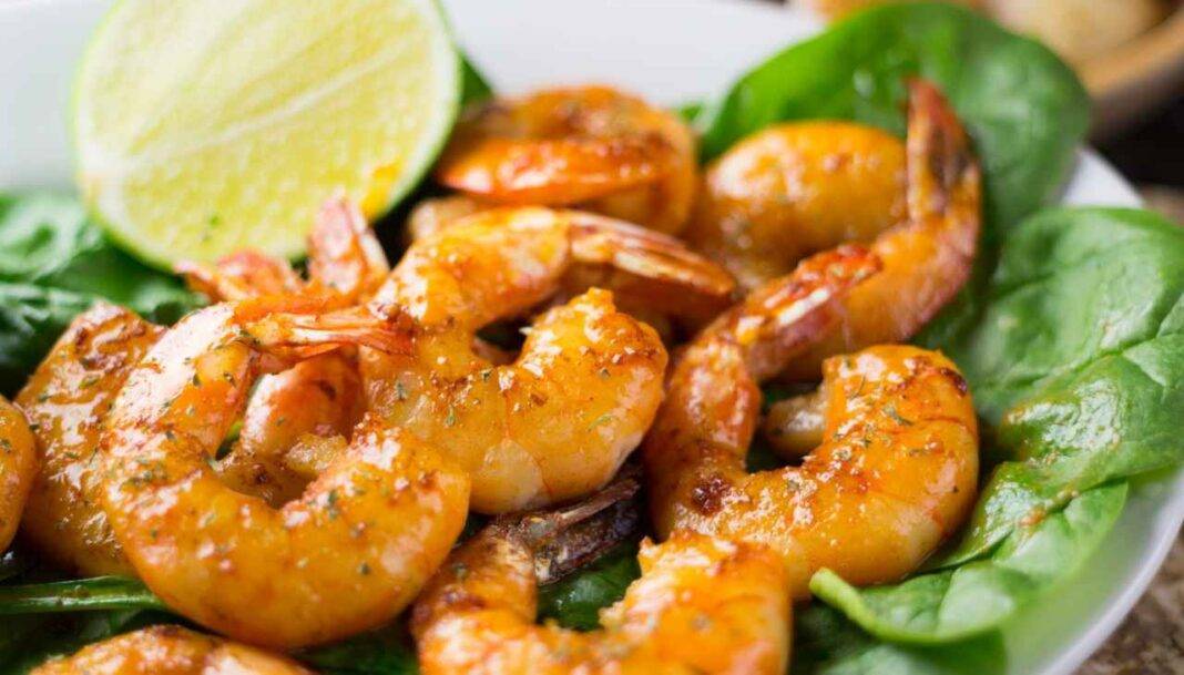Scampi all'aglio, pronti in 10 minuti: eleganti, chic e raffinati ...