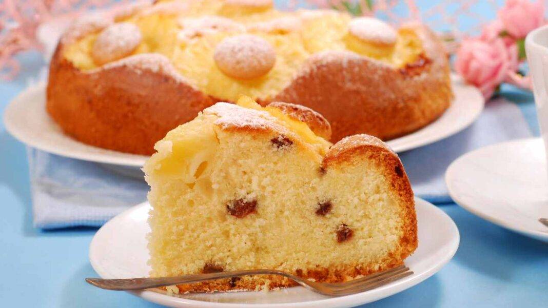Torta con ananas sciroppata e uva passa: un dessert di fine pasto ...