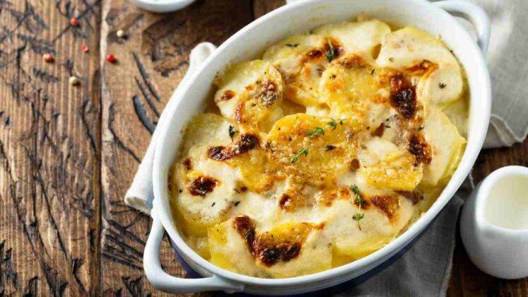 Cipolle gratinate pronte subito, metteranno tutti d'accordo stasera ...