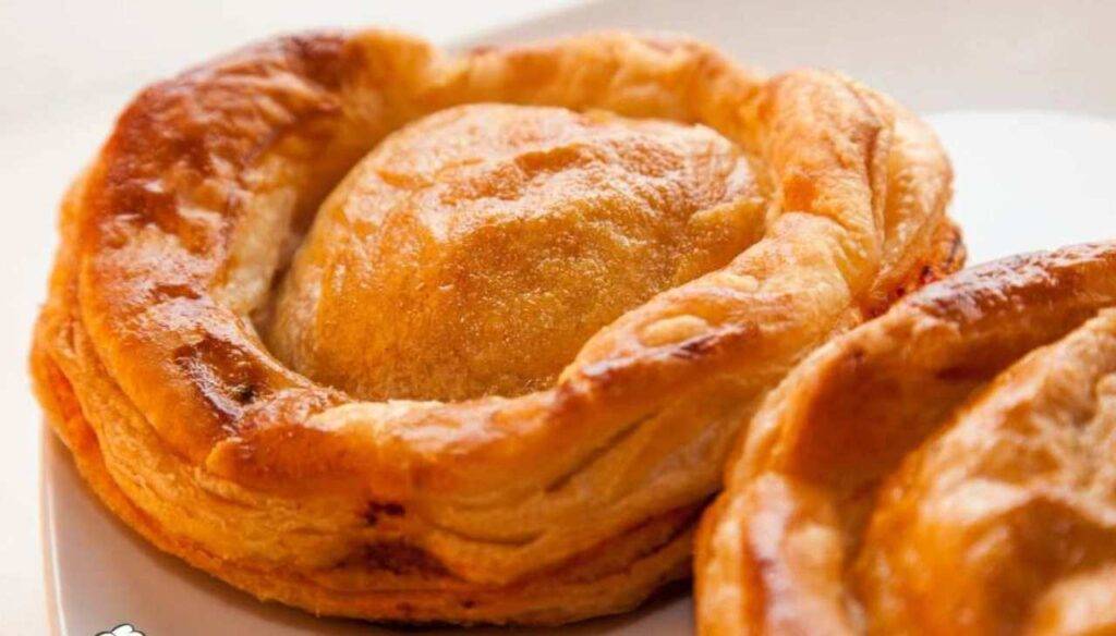 Rustici leccesi, ricetta facile: 10 minuti, e li mettete in forno ...