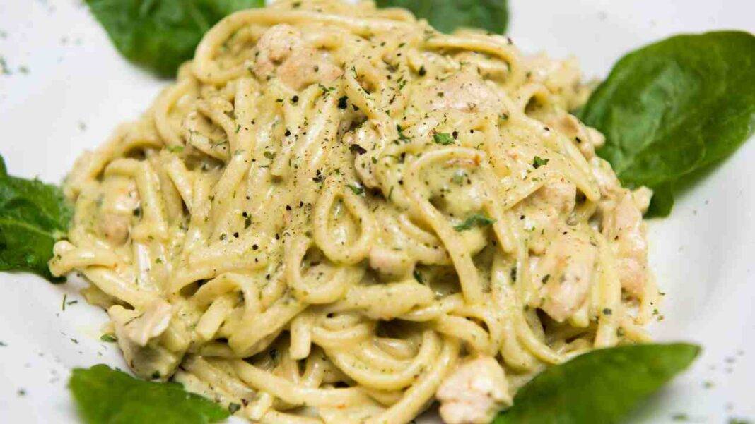 Spaghetti cremosi al salmone e pepe: sapore avvolgente, perfetto per le ...