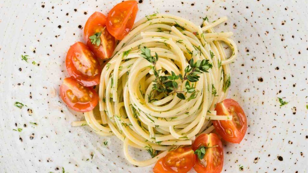 Spaghetti all'olio e origano: per un pranzo dell'ultimo minuto ...