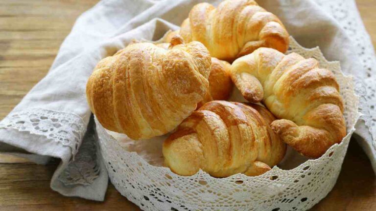 Cornetti soffici senza lievitazione: pronti in un battibaleno e super ...