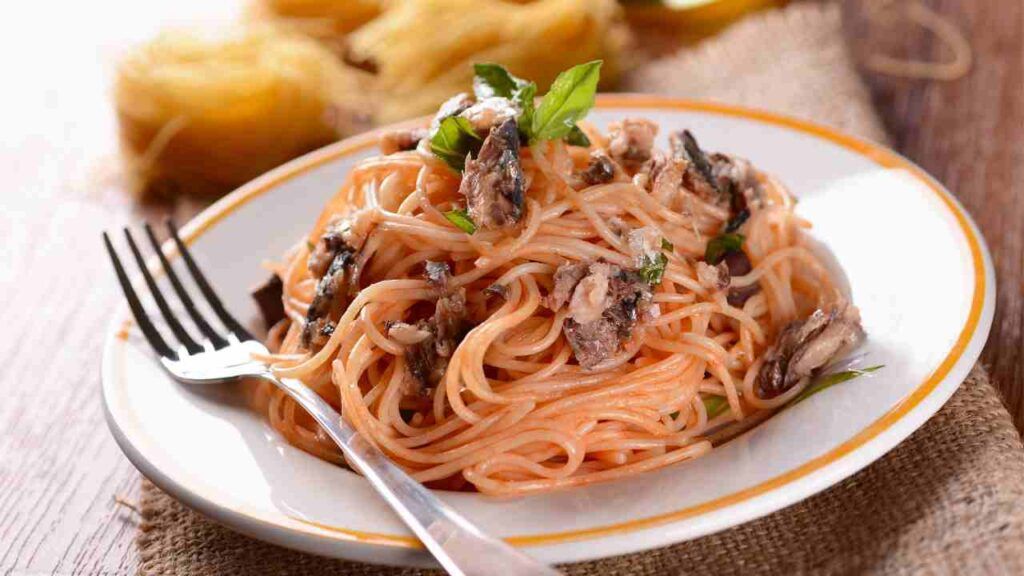 Spaghetti alle acciughe: la versione piccante che nessuno si aspetta ...