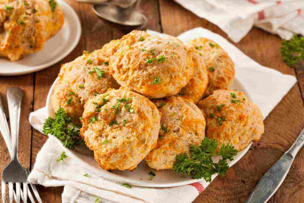 Biscotti salati all'emmenthal, saporiti e sfiziosi perfetti come snack ...