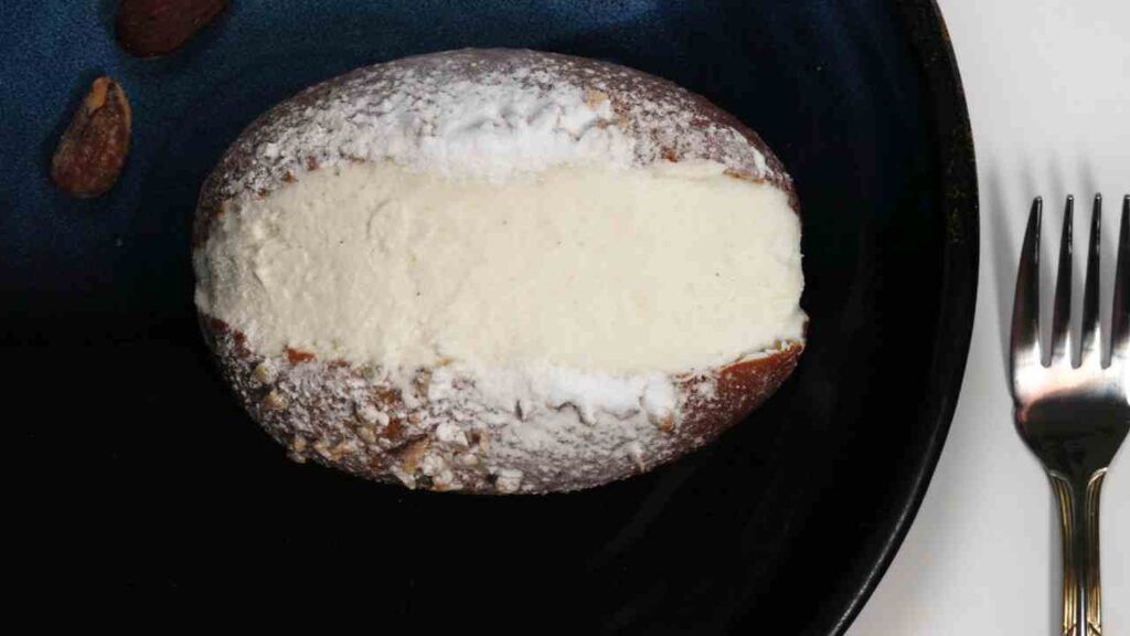 Maritozzo con la panna, preciso come lo fanno a Roma - RicettaSprint.it