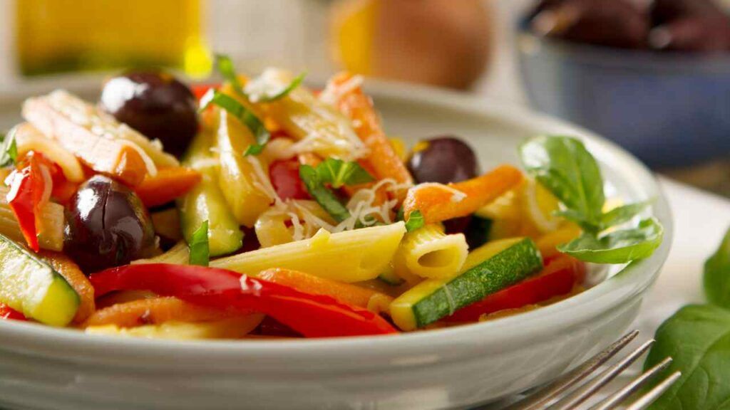 Pasta primavera: un'esplosione di colore, gusto e leggerezza a pranzo ...