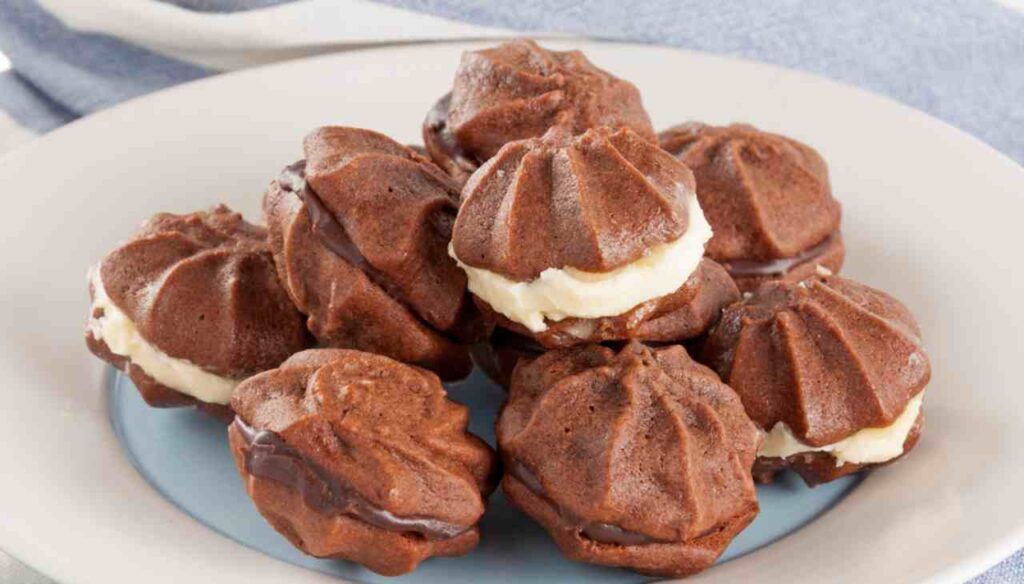 Baci di dama al cacao: con la pasta frolla montata, sono ancora più ...