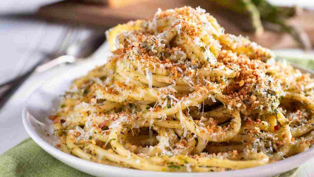 Bucatini croccanti prezzemolati: 2 ingredienti per un piatto sublime ...