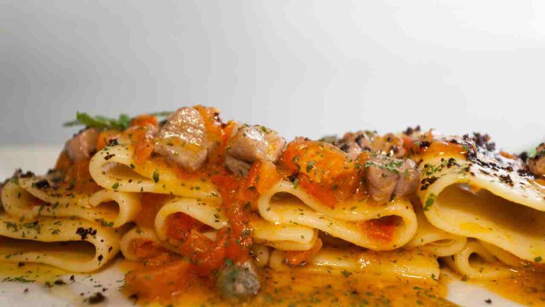 Paccheri al tonno: mamma mia che bontà, talmente succulenti che devi ...